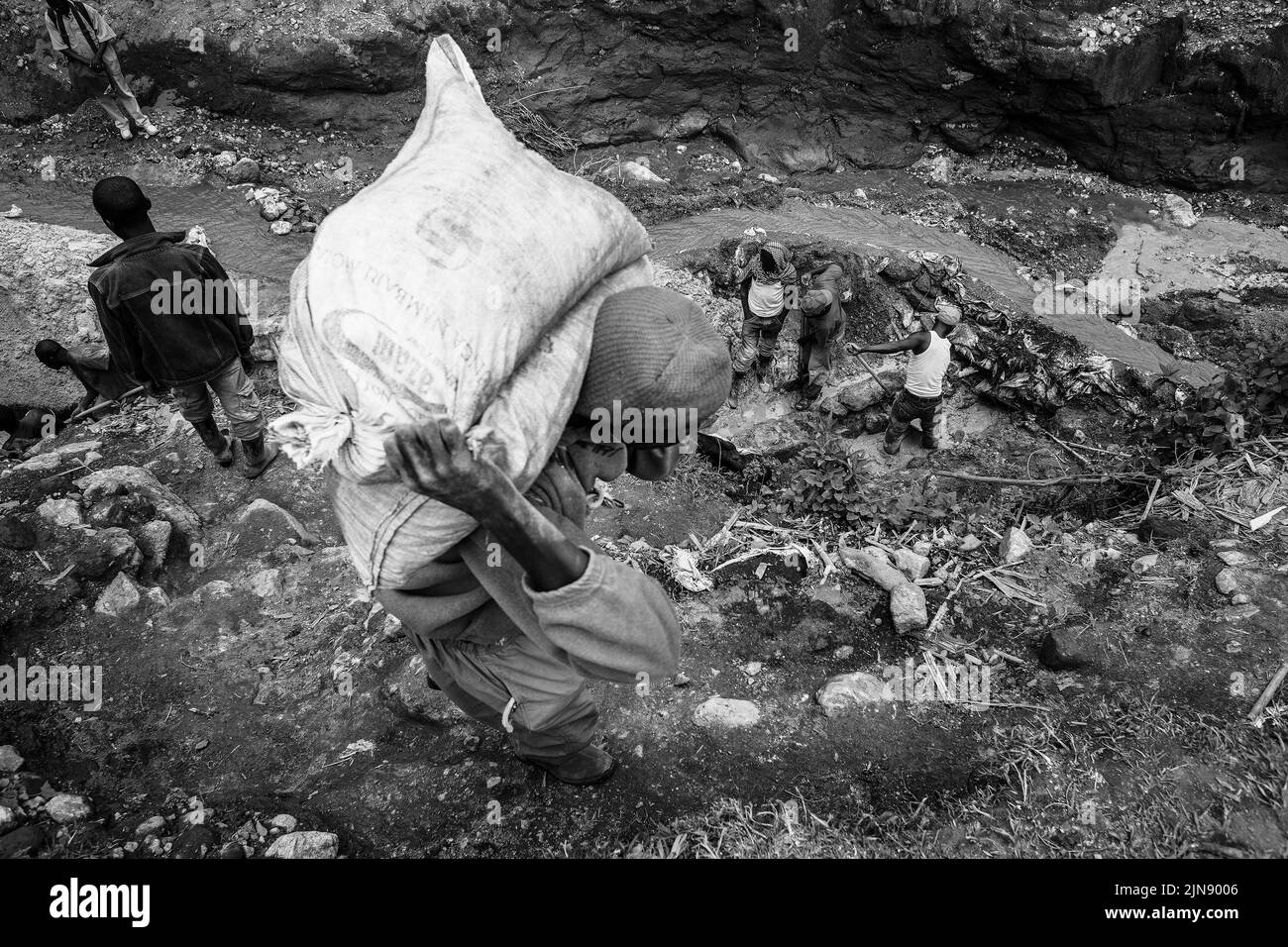 Mines du Congo, mineurs en action en République démocratique du Congo, mines en Afrique Photo ...