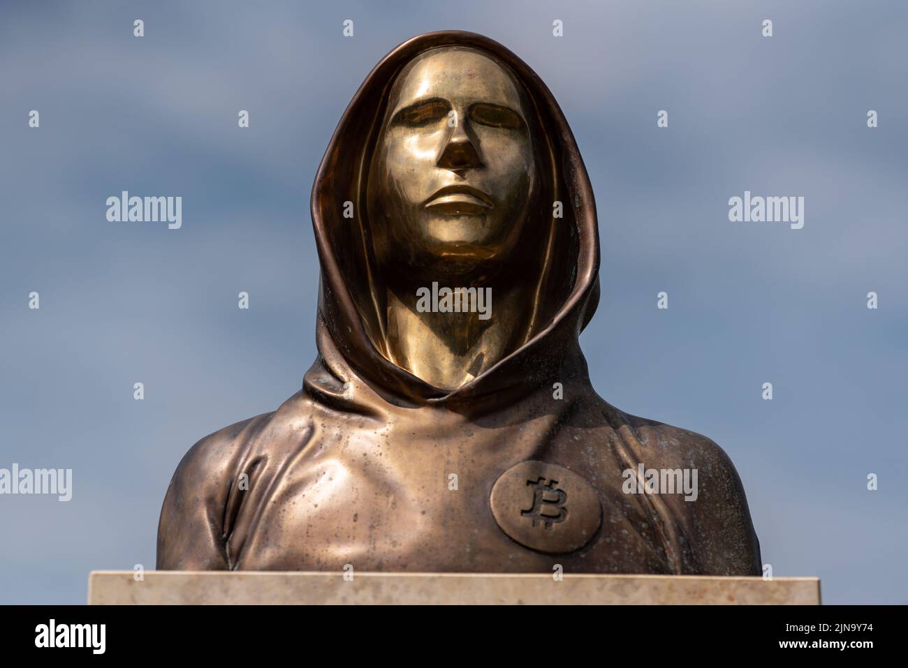 Budapest, Hongrie -7 août, .2022: Portrait de la statue de Satoshi Nakamoto fondateur mystérieux ...