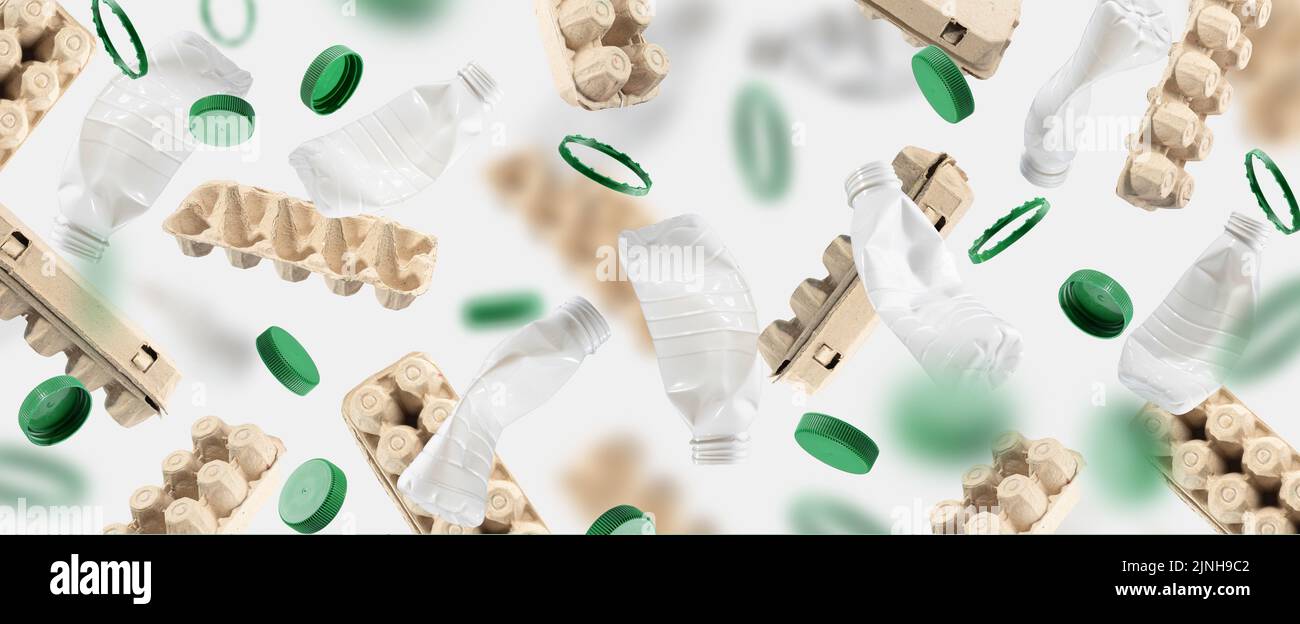 Carton d'œufs en carton recyclé, bouteilles en plastique et bouchons de ...