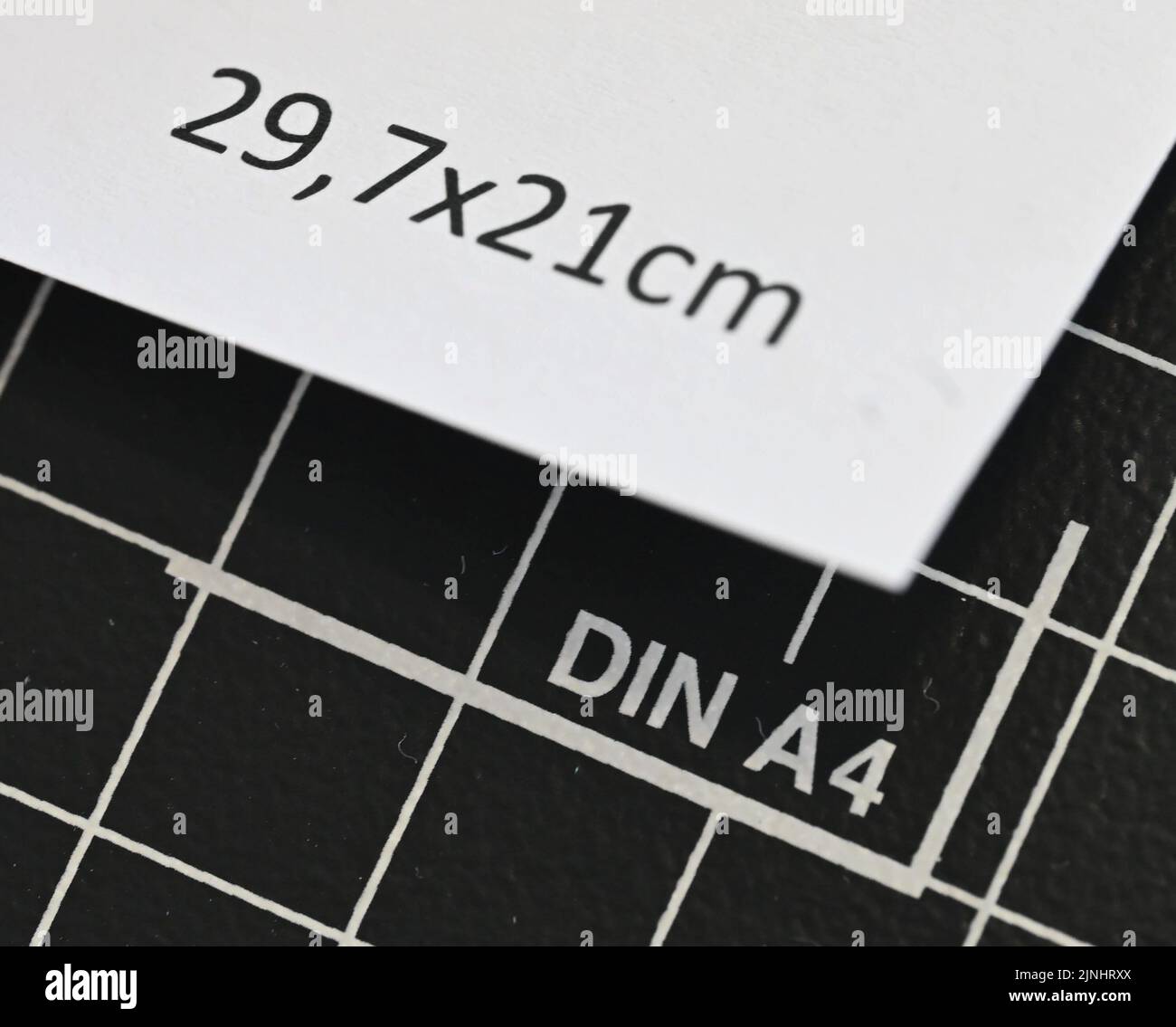 Feuille a4 Banque de photographies et d’images à haute résolution - Alamy