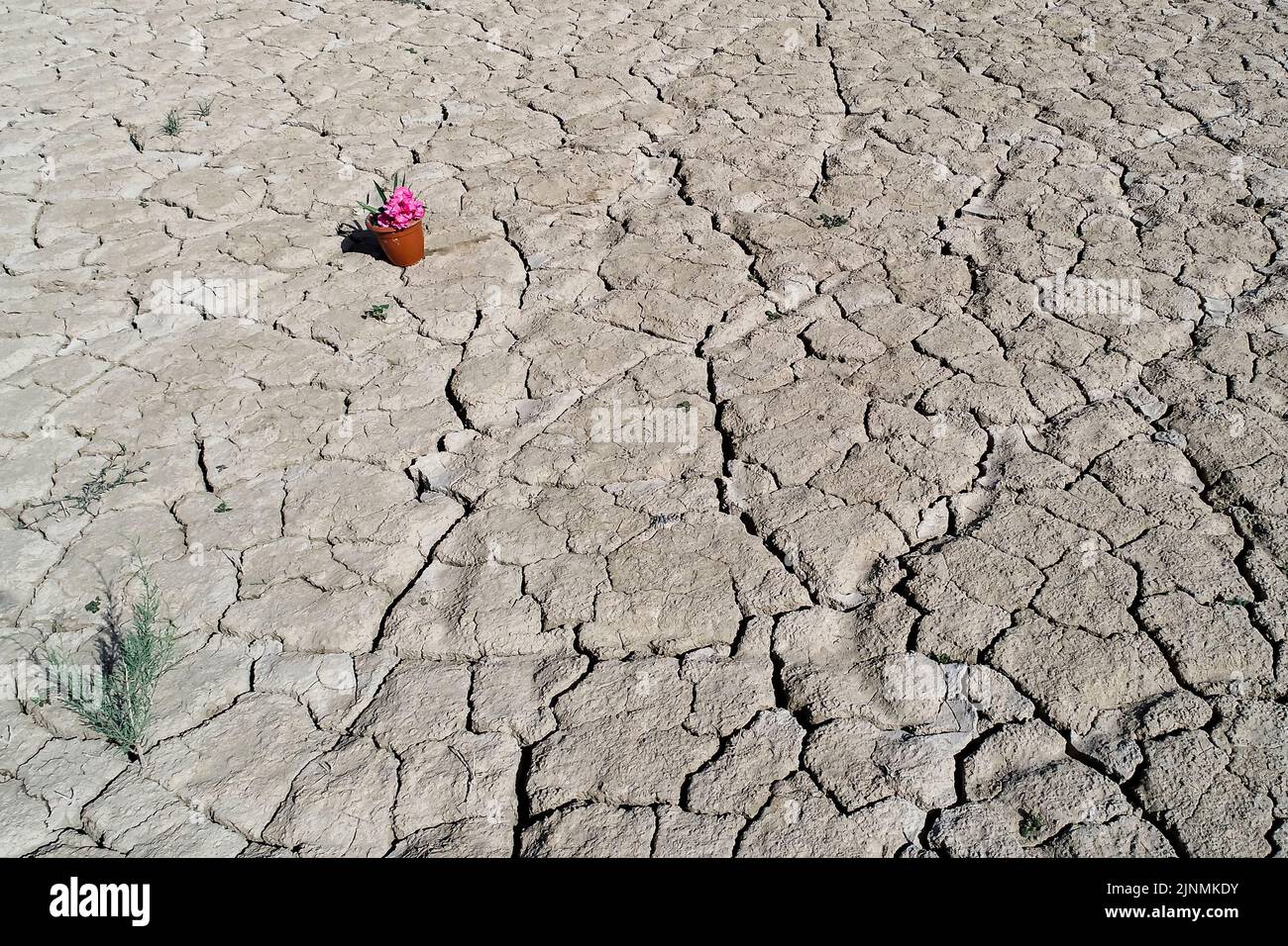 Vue aérienne de la texture de la terre sèche en Europe du Sud ...