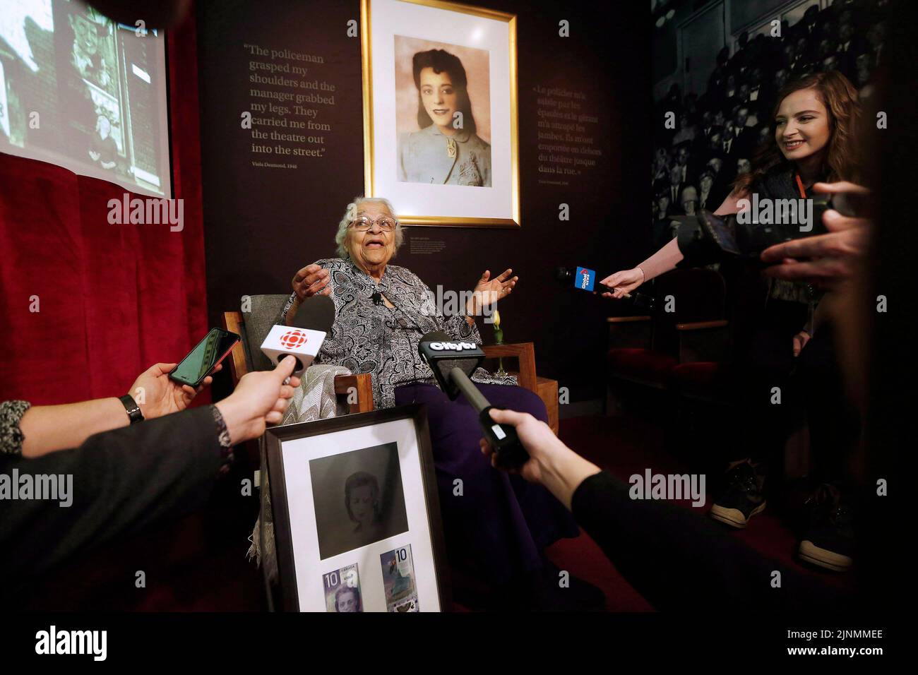 Wanda Robson, la sœur de Viola Desmond, parle aux médias de sa sœur et ...