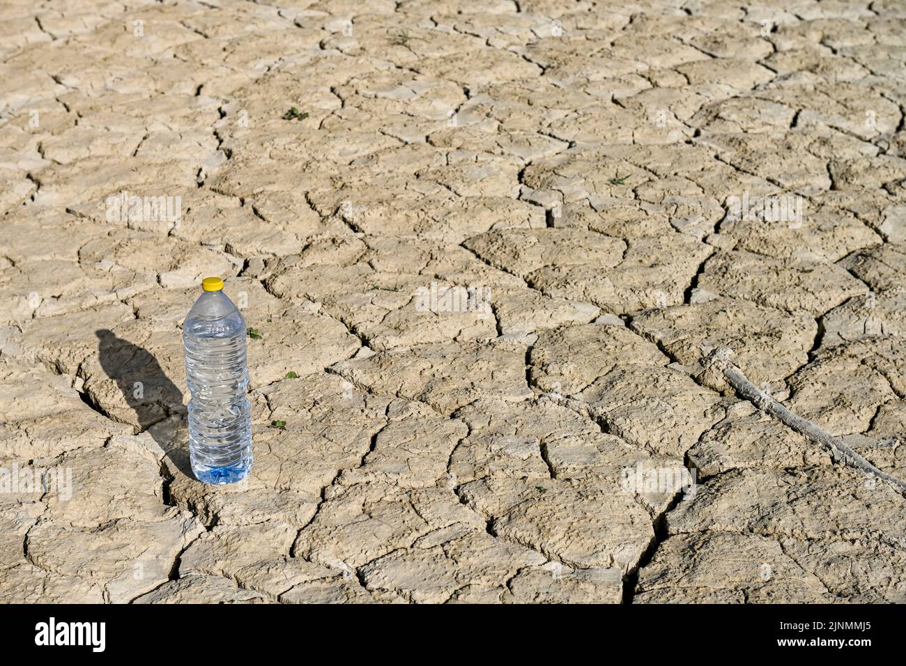 Texture de la terre sèche en Europe du Sud. Réchauffement de la planète ...