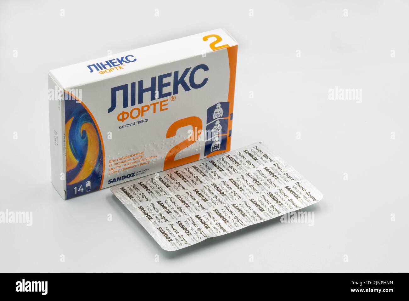 Kiev, Ukraine - 21 novembre 2021: Studio shot de Linex forte ...