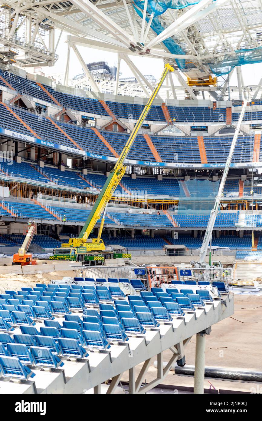 Santiago Bernabeu. Intérieur du stade Santiago Bernabéu en travaux ...