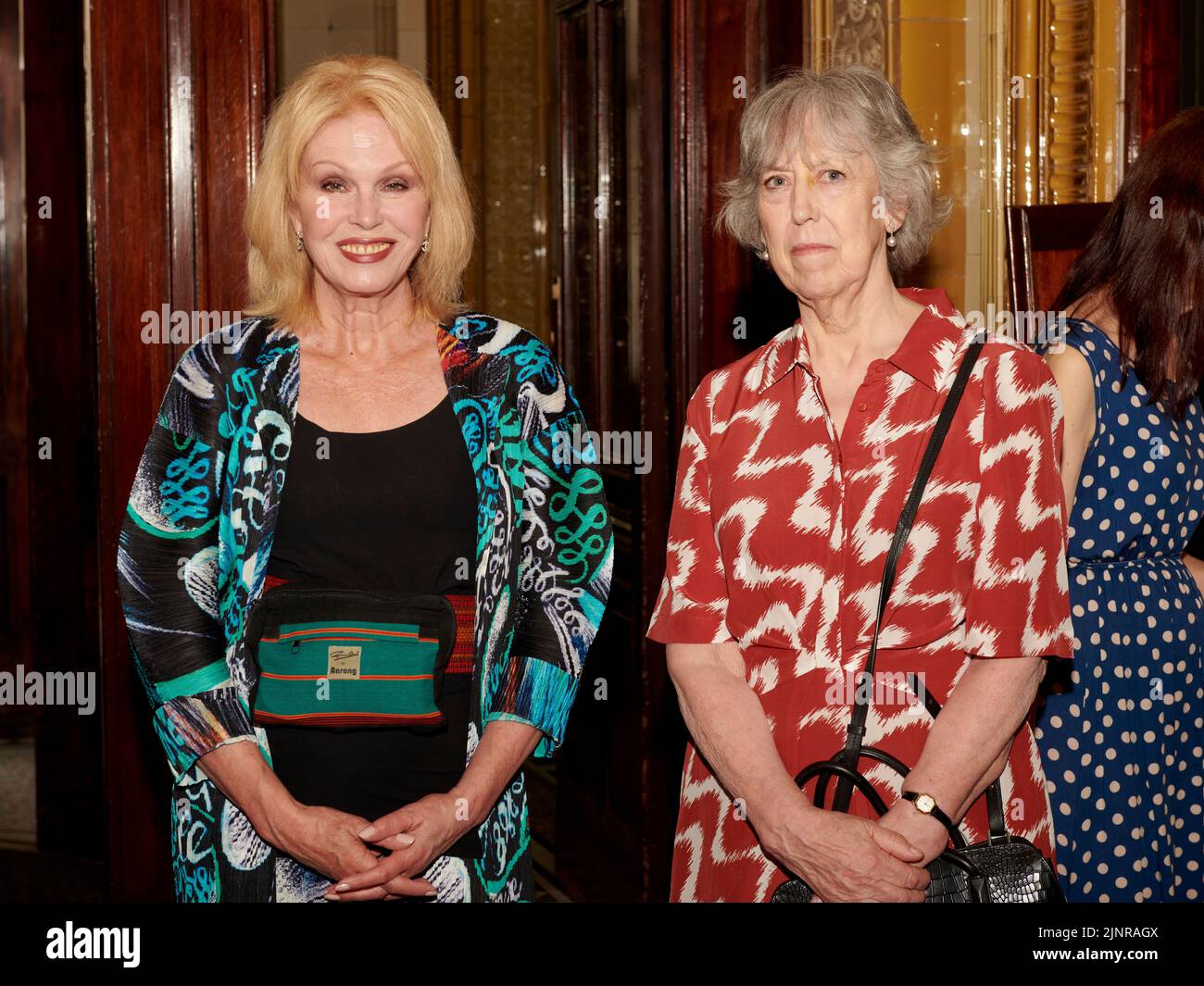 Joanna Lumley et la baronne Manningham-Buller à l’occasion du déjeuner ...