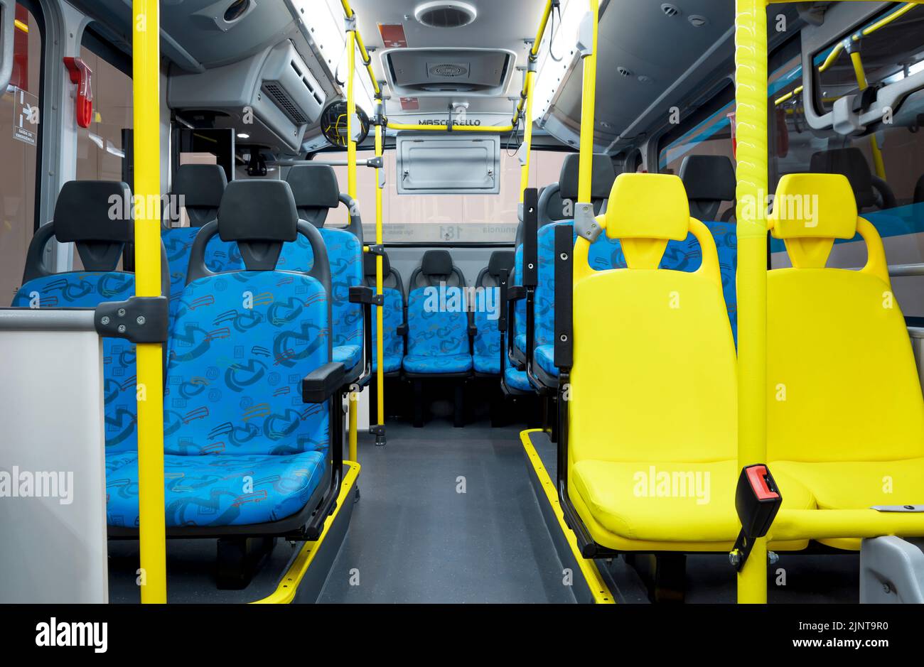 Intérieur d'un bus exposé au salon des transports publics LAT.BUS 2022 ...