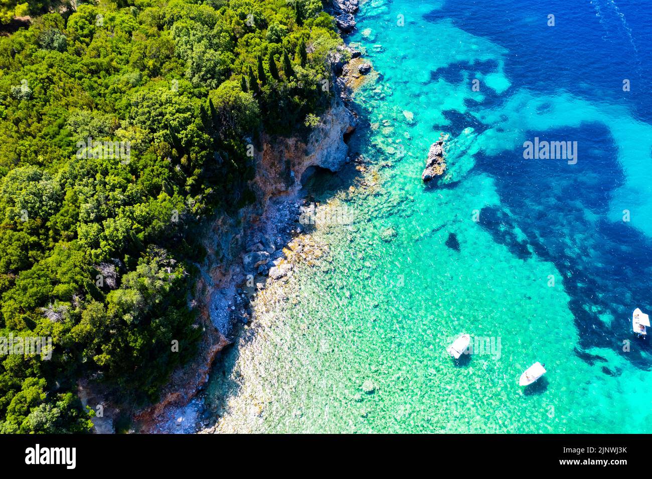 Île de Corfou, Grèce . Vue aérienne de drone de belle double plage avec ...