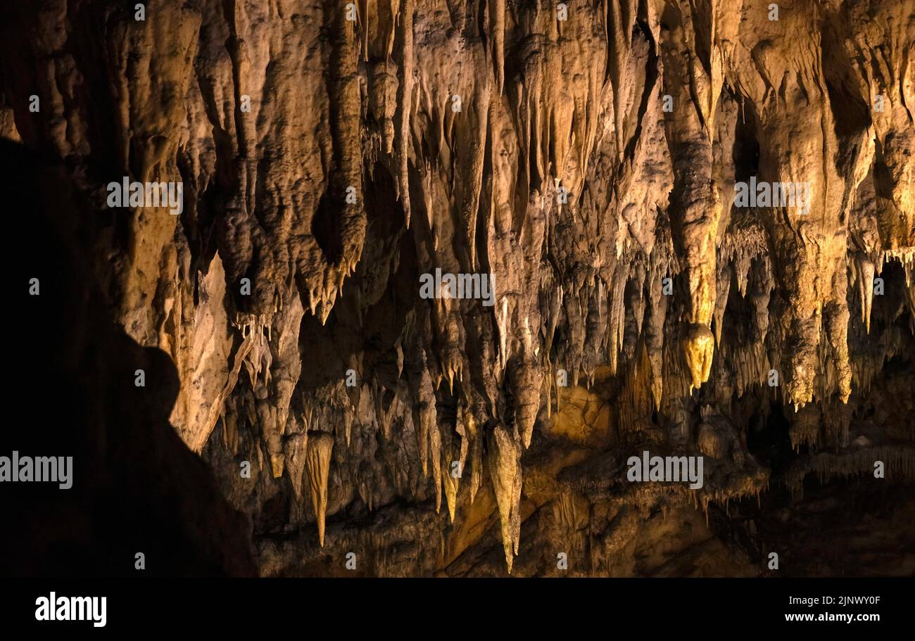Grotte de stalactites calcaires Banque de photographies et d’images à ...