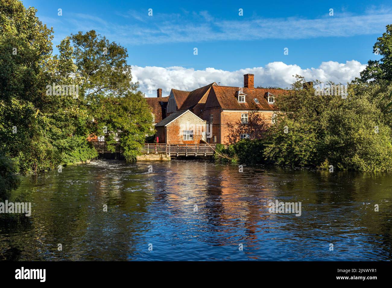 Flatford mill Banque de photographies et d’images à haute résolution ...