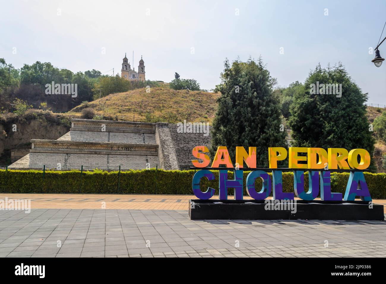 Pyramid of cholula Banque de photographies et d’images à haute ...