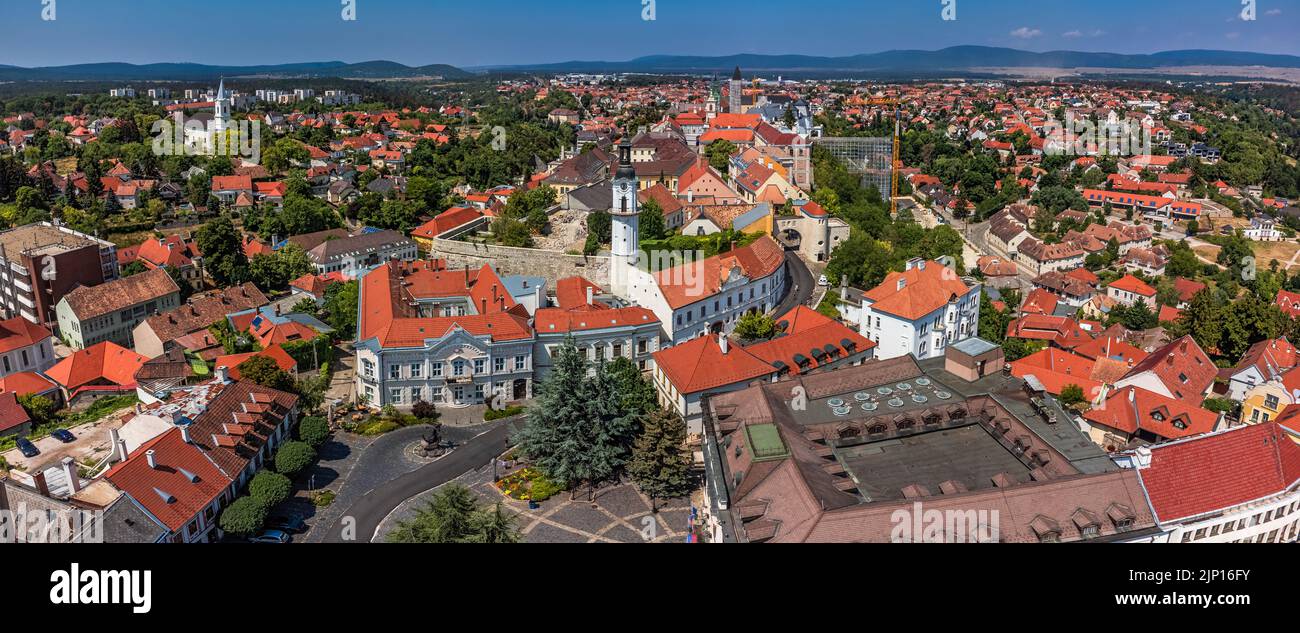 Veszprem, Hongrie - vue panoramique aérienne sur le quartier du château ...