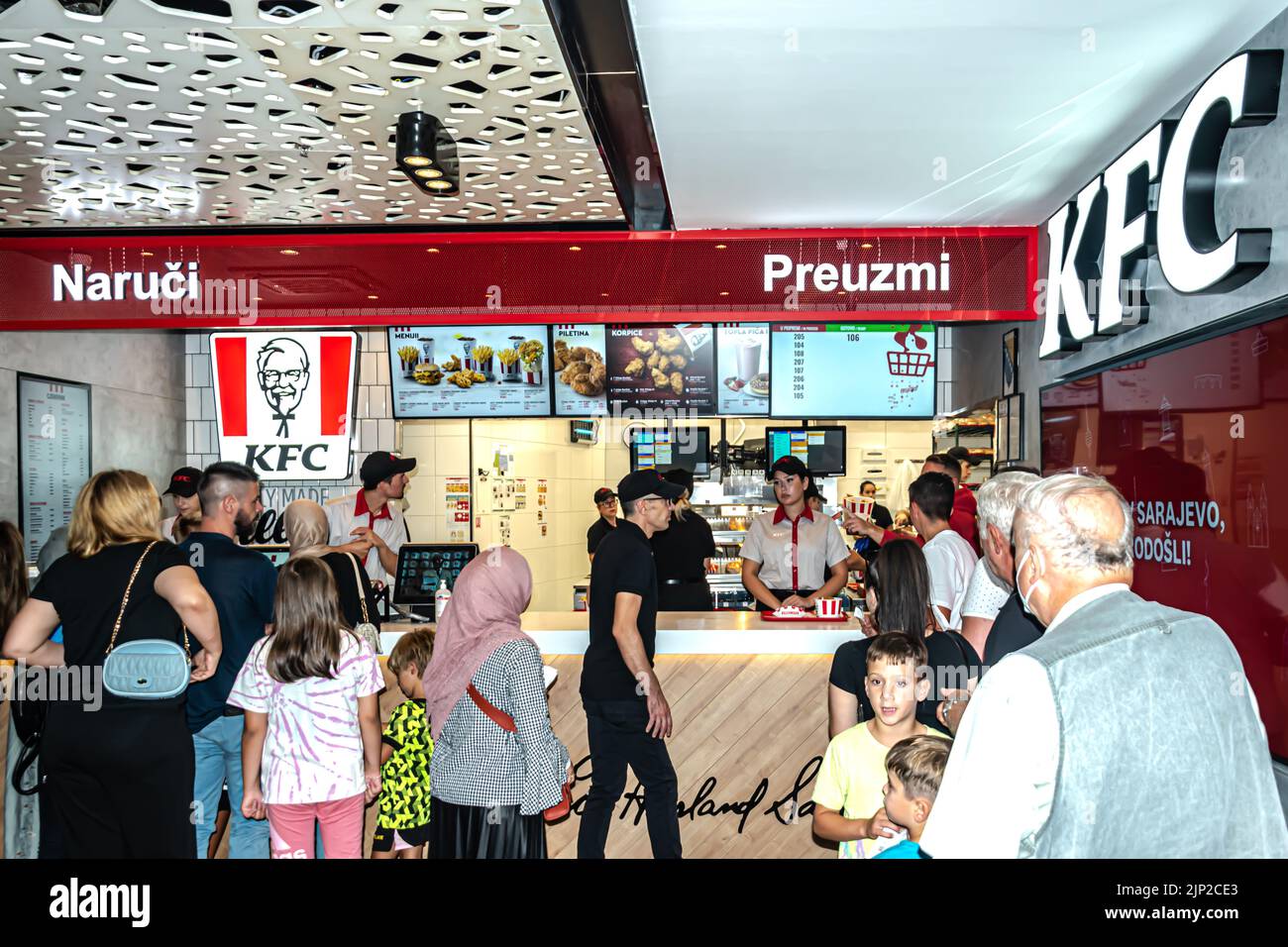 Le premier restaurant KFC à Sarajevo a ouvert ses portes aujourd'hui ...