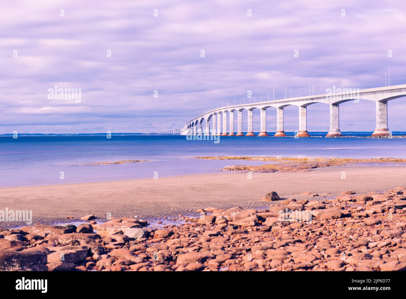 L'emblématique pont de la Confédération du Canada, le plus long pont au ...