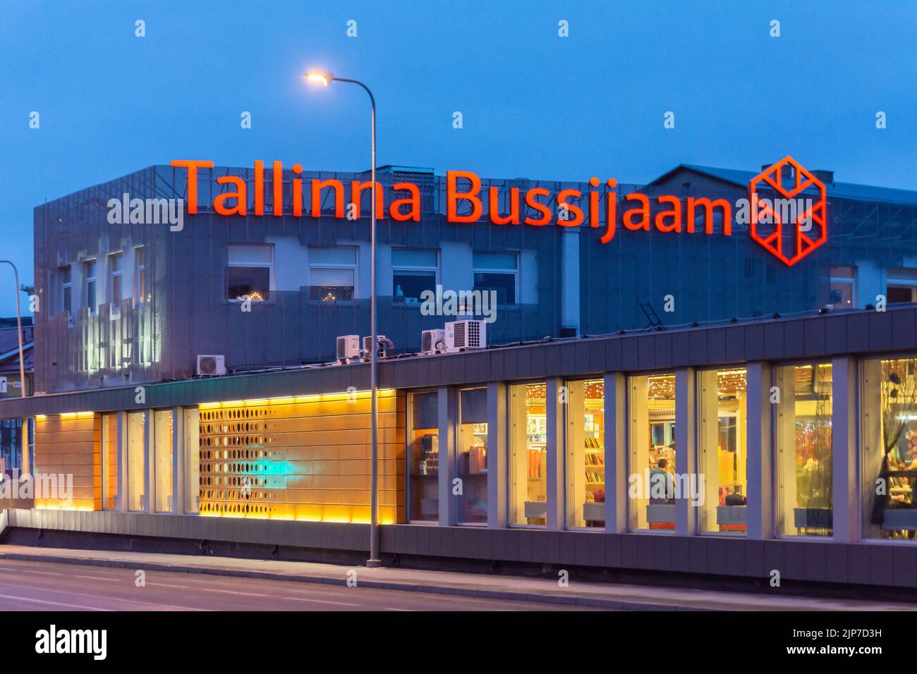 Tallinn bus Banque de photographies et d’images à haute résolution - Alamy