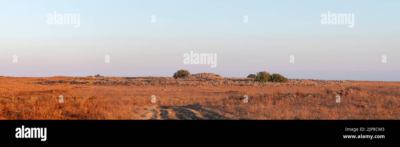 Rujm el-Hiri (Gilgal Refā'īm ou Rogem Hiri) est un ancien monument ...