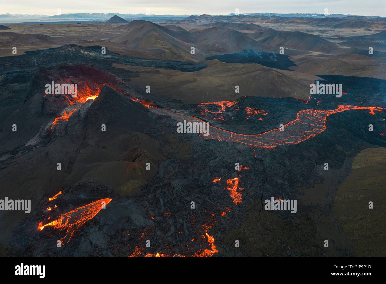 volcan, lave, éruption volcanique, drohnenflug, volcans, laves ...