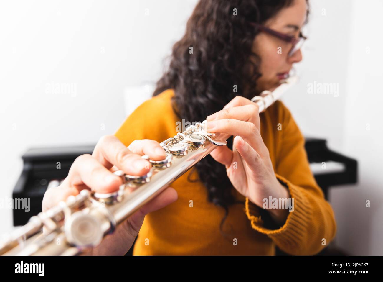 Flûte traversière Banque de photographies et d’images à haute ...