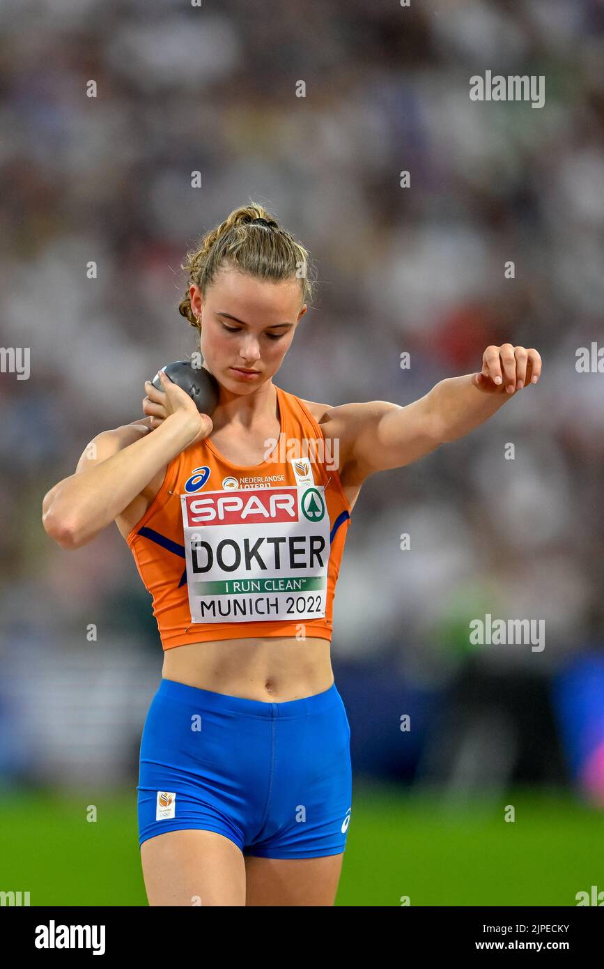 MUNCHEN, ALLEMAGNE - AOÛT 17: Sofie Dokter des pays-Bas en compétition pour le tir de Heptathlon ...