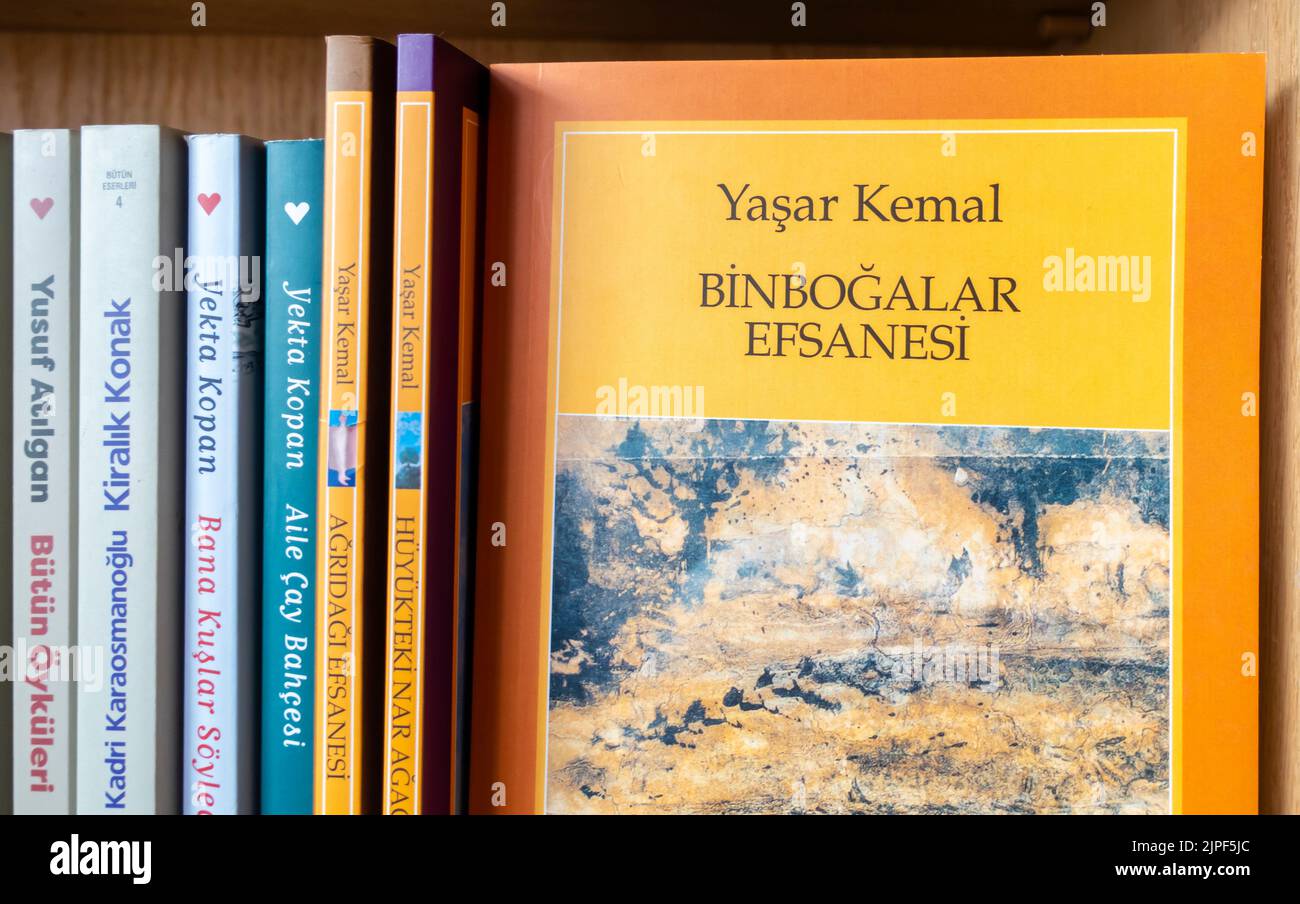 Yasar kemal Banque de photographies et d’images à haute résolution - Alamy