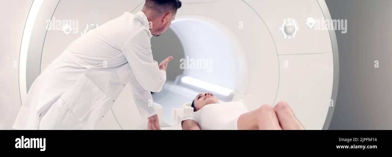 Ct scan procedure Banque de photographies et d’images à haute ...