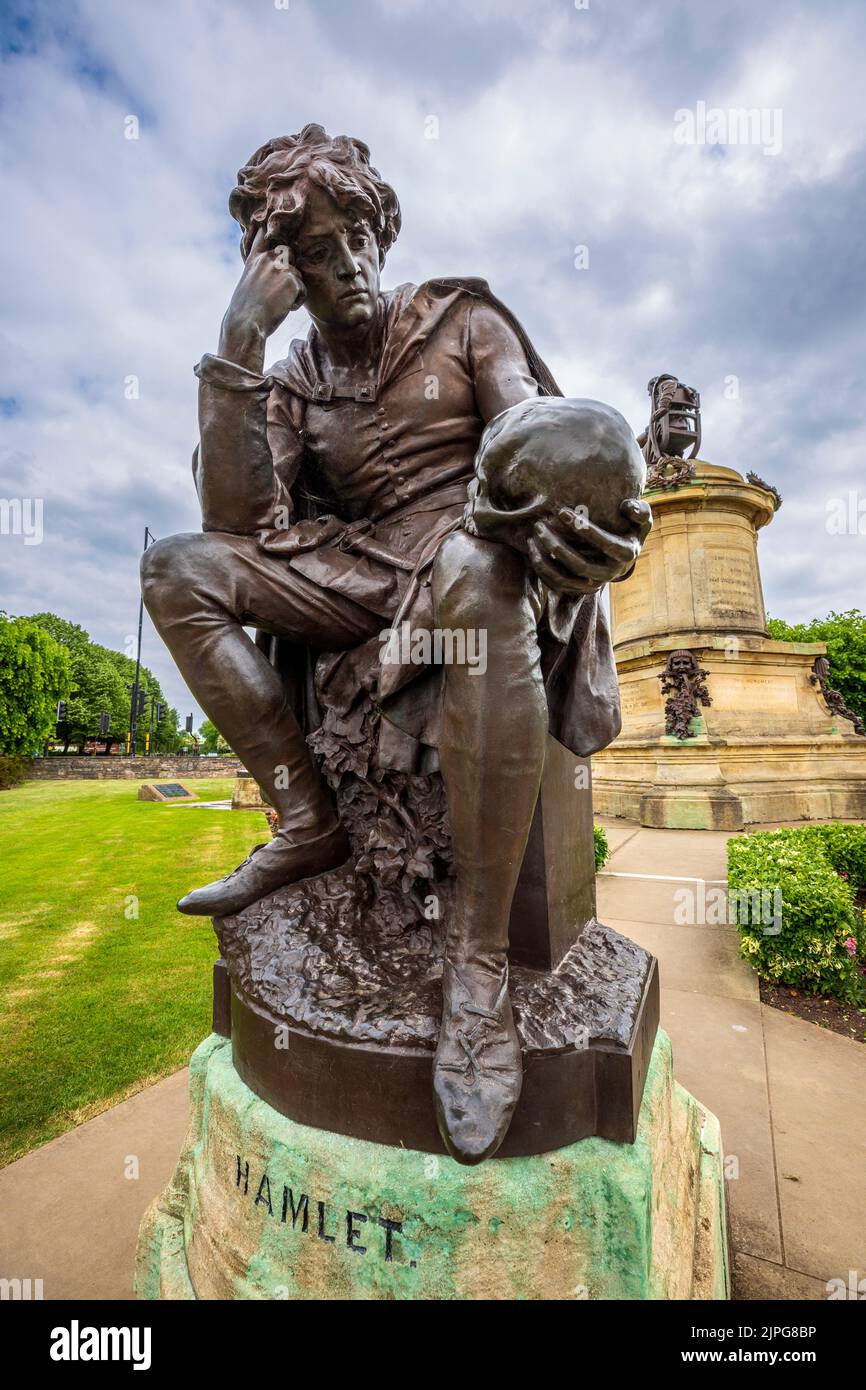 Statue hamlet stratford upon avon Banque de photographies et d’images à ...