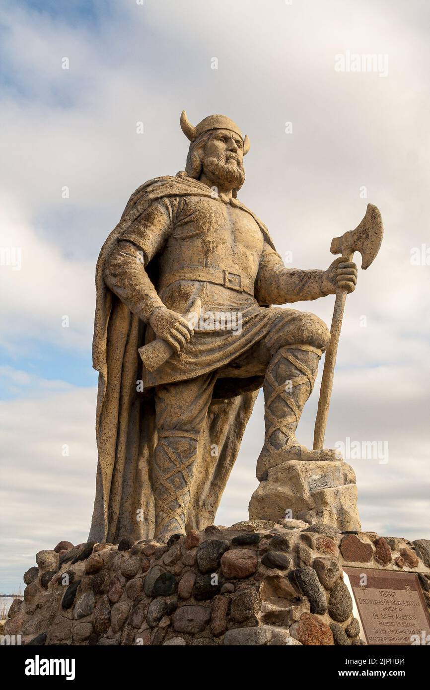 Statue of viking Banque de photographies et d’images à haute résolution ...