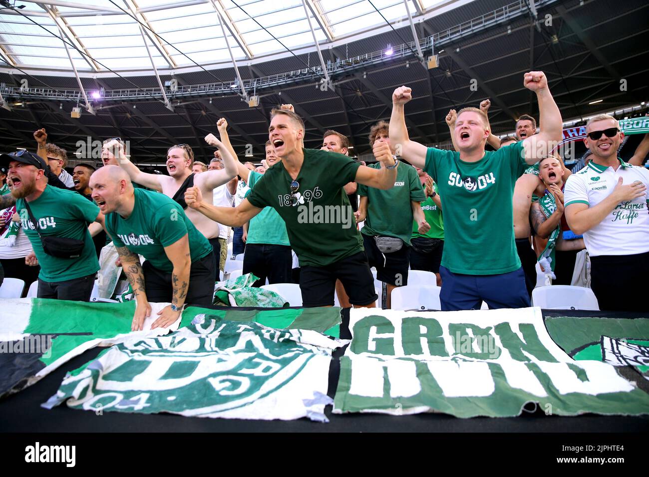Viborg Fodsports Forening fans dans les stands avant le match de l'UEFA ...
