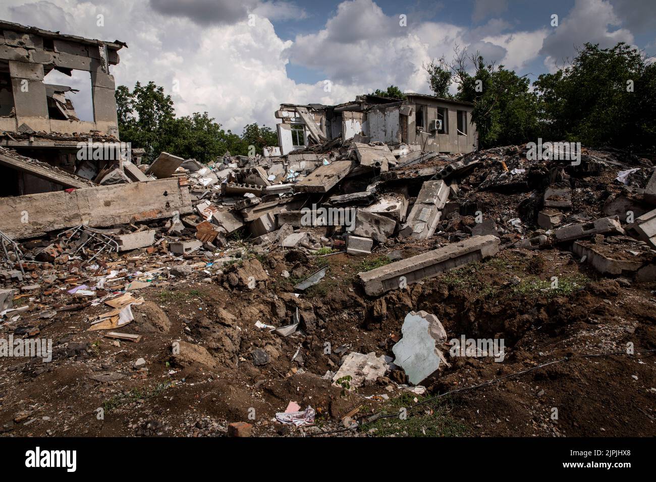 18 août 2022, oblast de Mykolayivs, Ukraine : un cratère massif causé ...