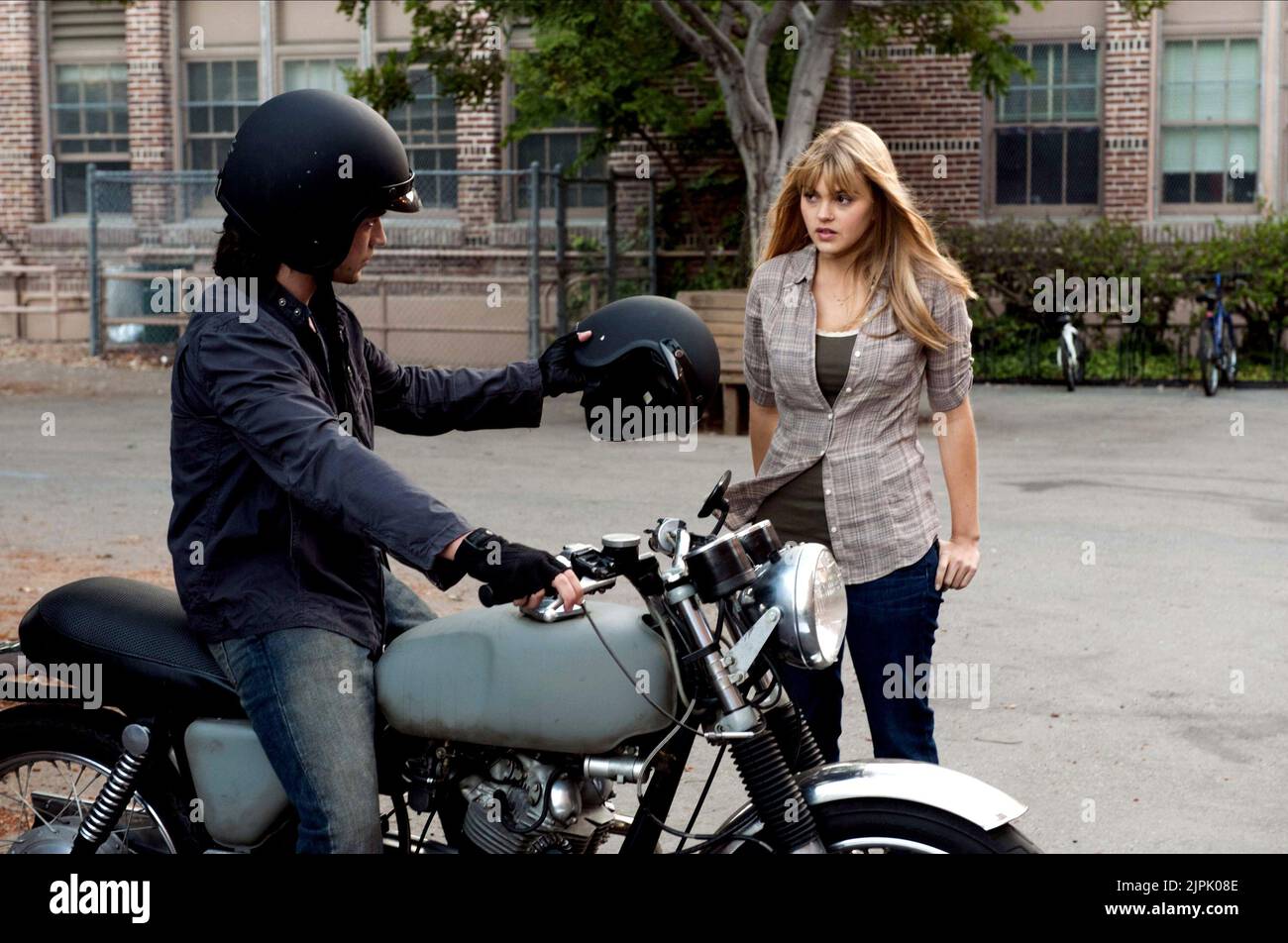 Aimee teegarden and thomas mcdonell Banque de photographies et d’images ...