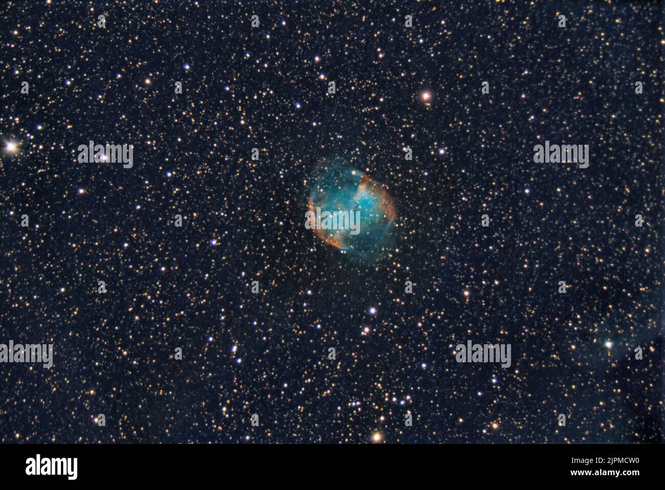 La nébuleuse de Dumbell (nébuleuse de la pomme, Messier 27) une ...