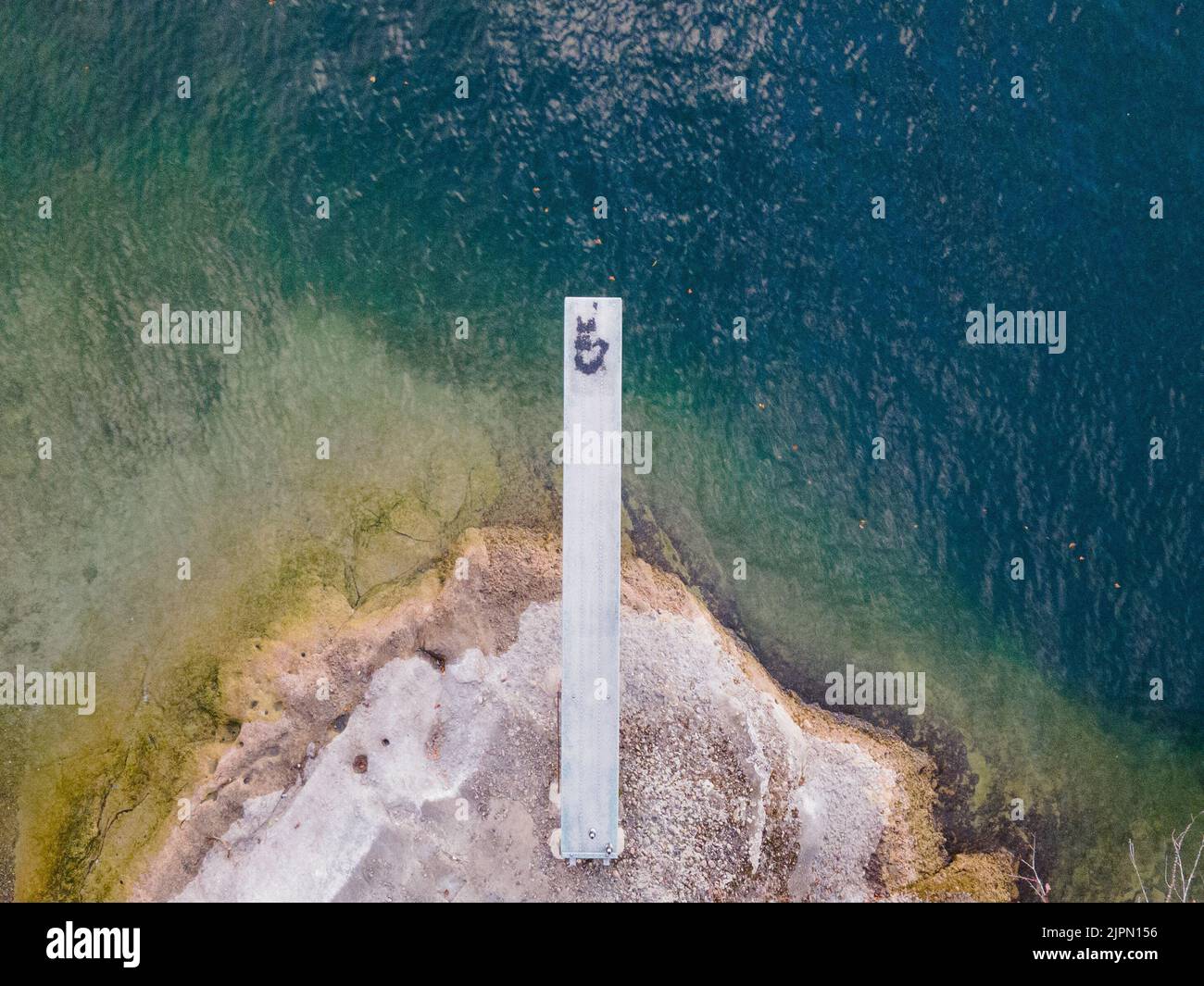 Cliff diving switzerland Banque de photographies et d’images à haute ...