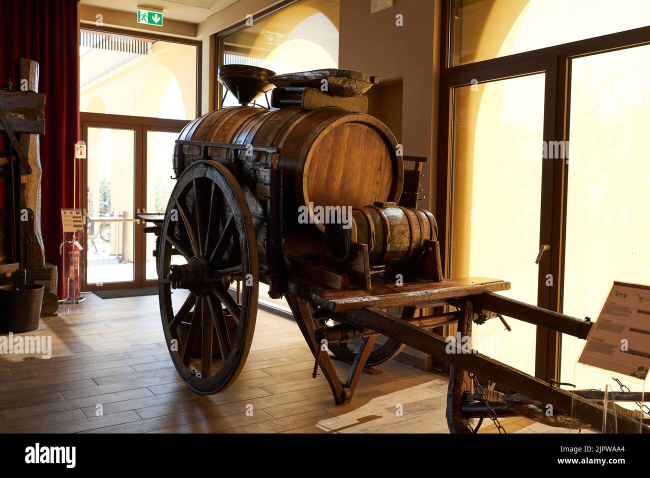 Bardolino, Italie - 11 juillet 2022 - le musée du vin du F.lli Zeni Winer Photo Stock - Alamy