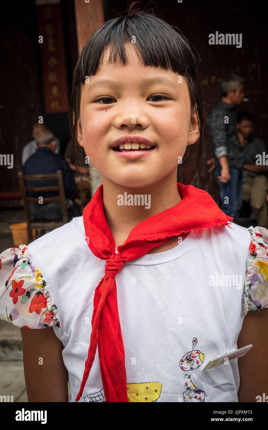 Uniforme Scolaire Rouge Banque De Photographies Et Dimages à Haute