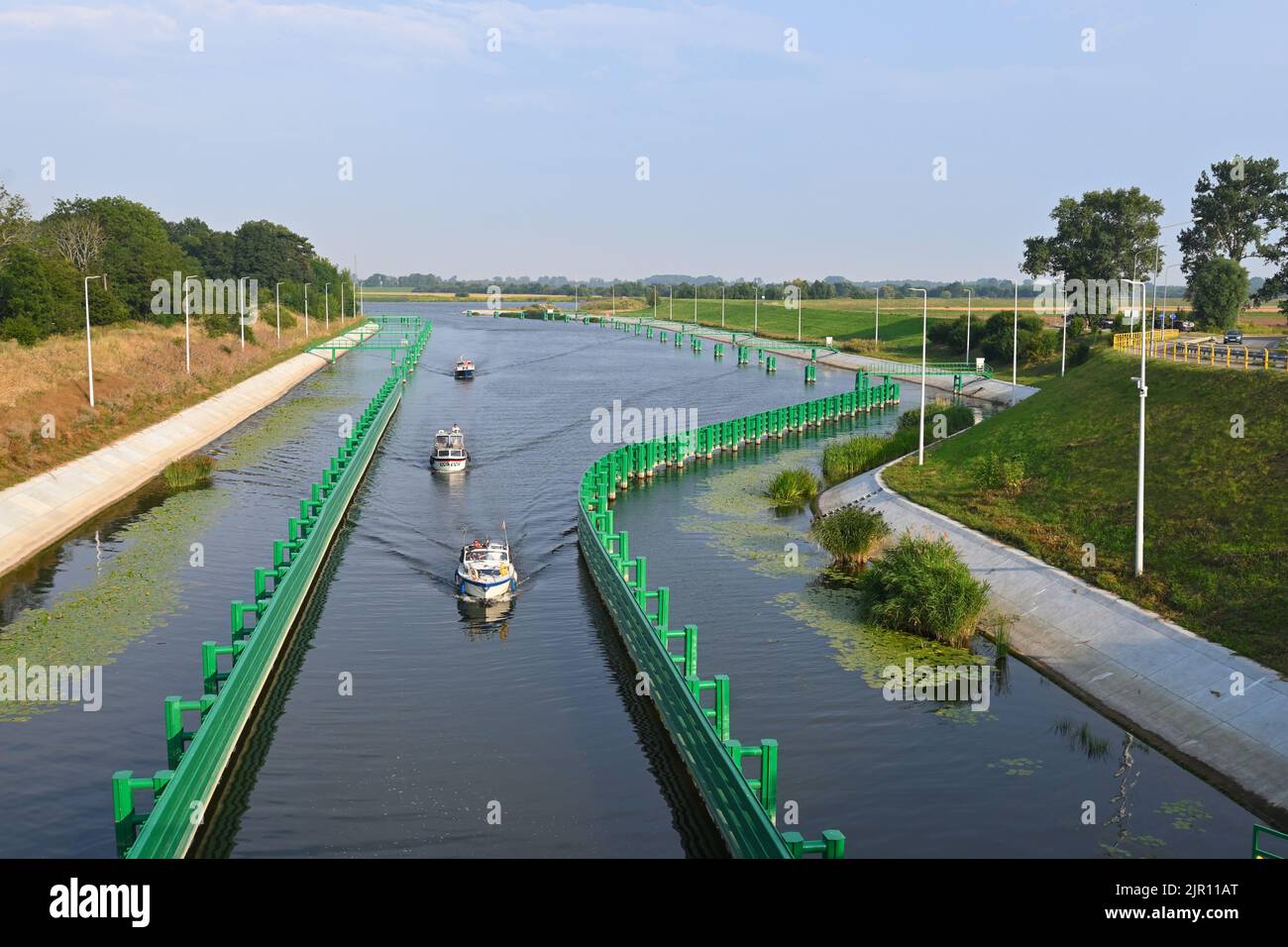Przegalina, Pologne - 14 août 2022: Le canal de la sluice de Przegalina ...