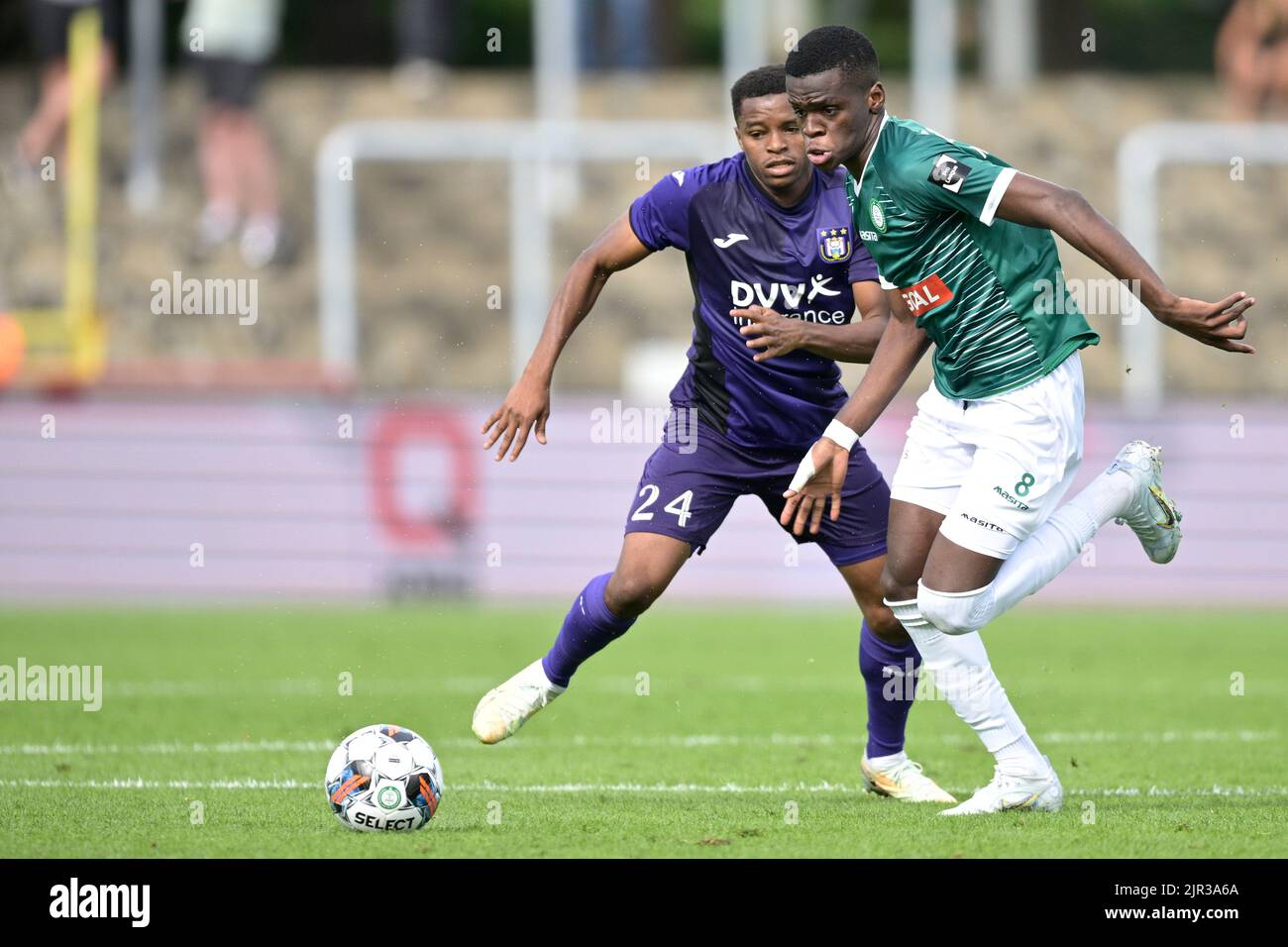 Lommel, Belgique, 21/08/2022, Ishaq Abdulrazaq de RSCA futures et Silu ...
