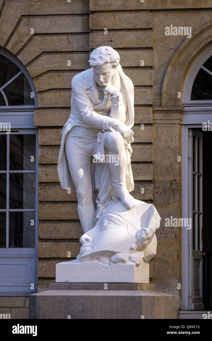 Champollion statue Banque de photographies et d’images à haute ...