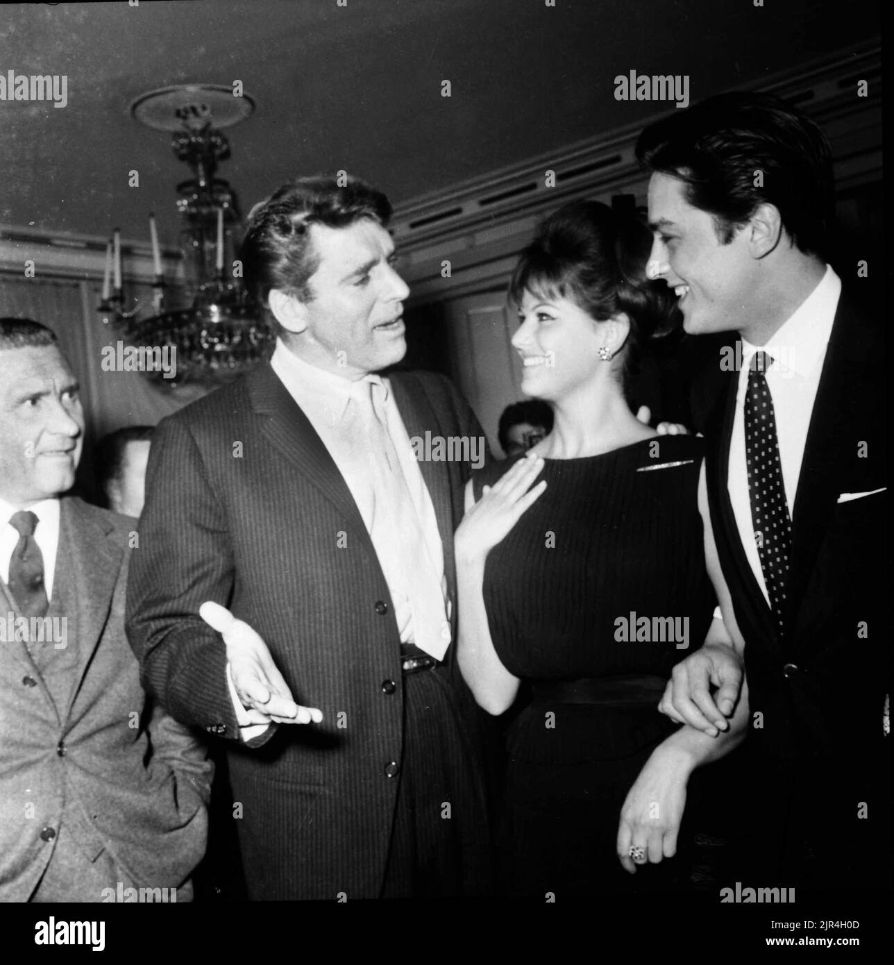 Alain delon Banque de photographies et d’images à haute résolution - Alamy