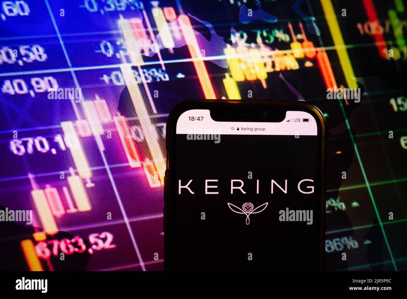 Kering logo Banque de photographies et d’images à haute résolution - Alamy