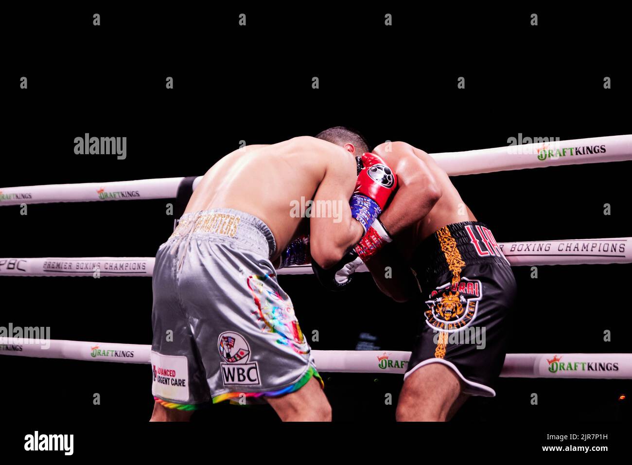 Boxeur professionnel IBF poids-lourd léger Sergueï Lipinets bat WBC ...