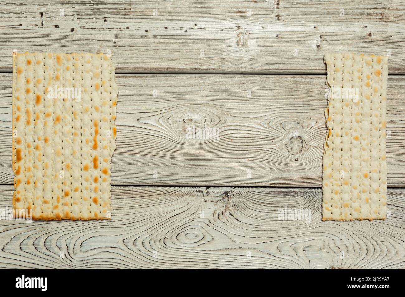 Le pain azyme de la Pâque traditionnelle juive Photo Stock - Alamy