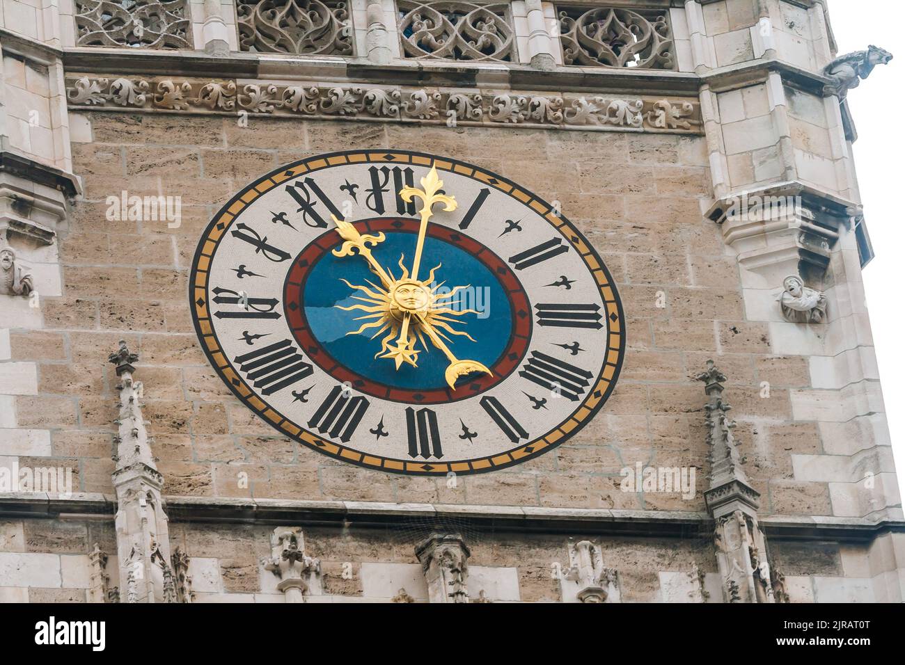 Horloge de renommée mondiale à Rathaus Glockenspiel à Marienplatz ...