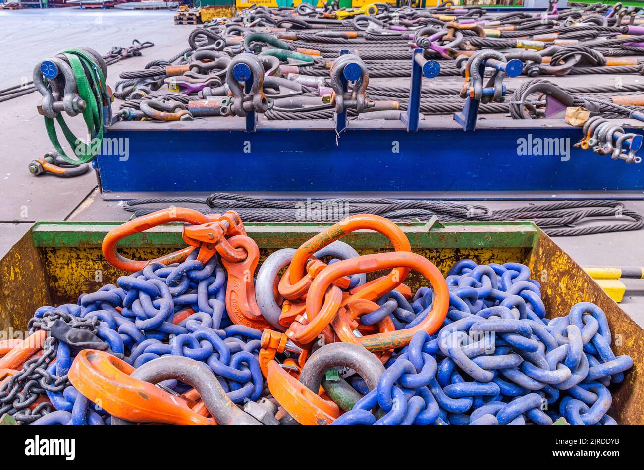 Wismar, Allemagne. 23rd août 2022. Les câbles et les élingues en acier ...