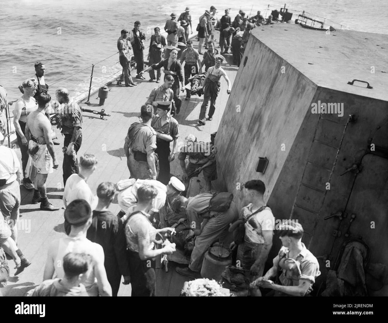 Au secours à bord du HMS Manchester. Juillet 1941, à bord du croiseur ...