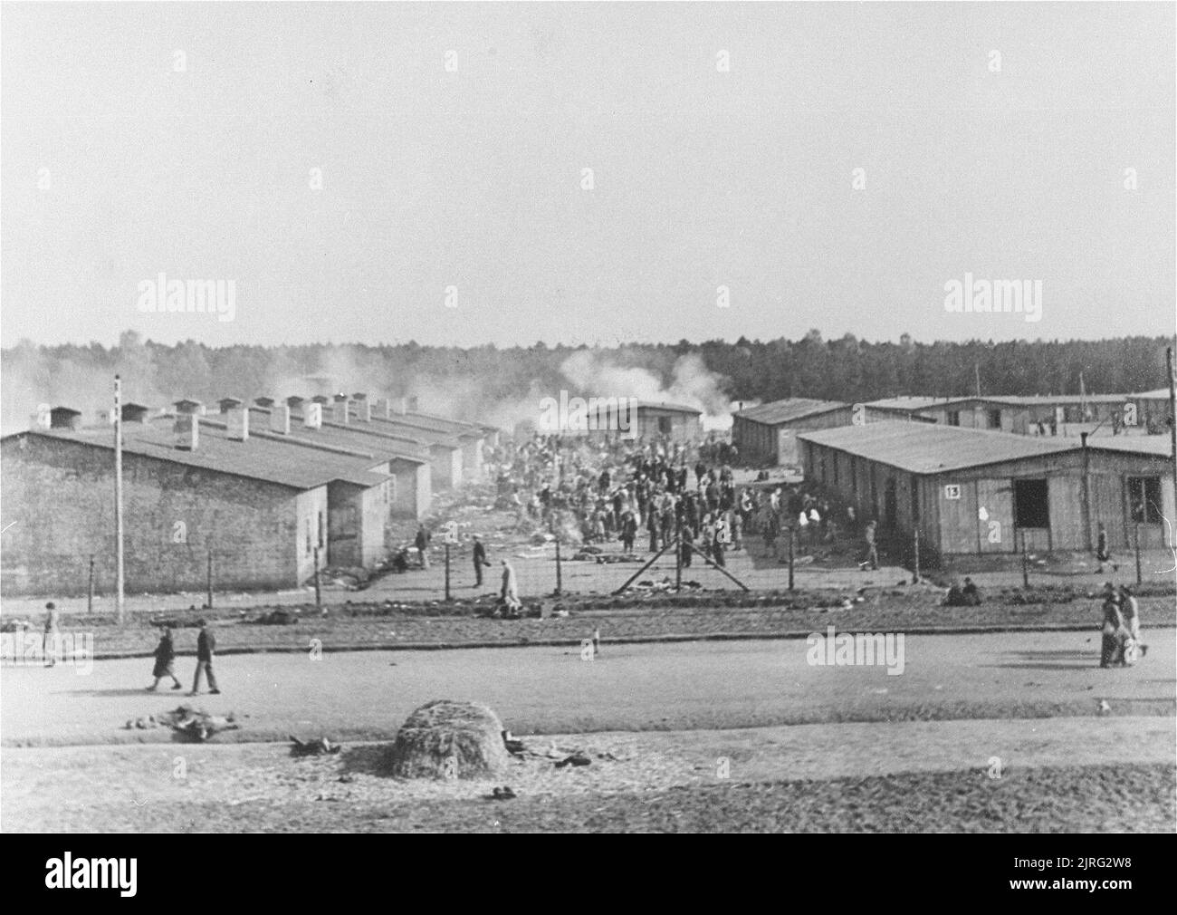 La libération du camp de concentration de Belsen Bergen-, Avril 1945 ...