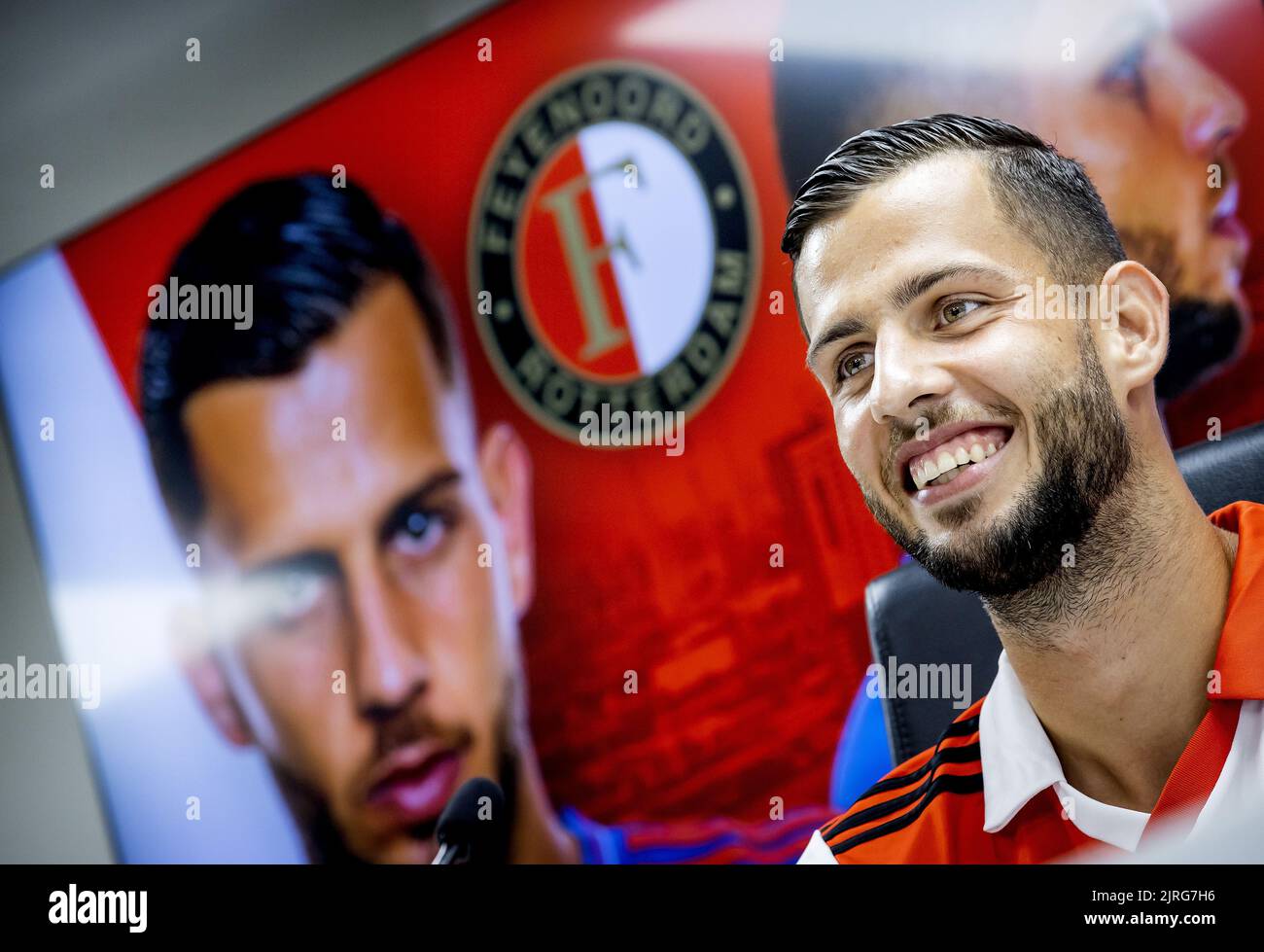 ROTTERDAM - David Hancko lors de la présentation de presse au stade ...
