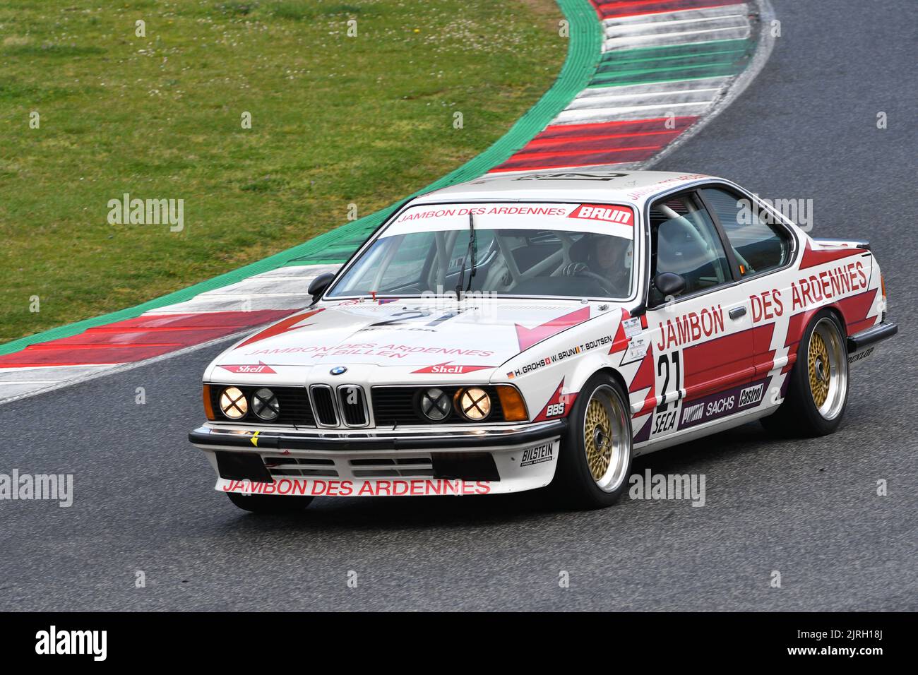 Scarperia, 3 avril 2022 : BMW 635 CSI GR. 2 1983 conduit par Unknown en ...
