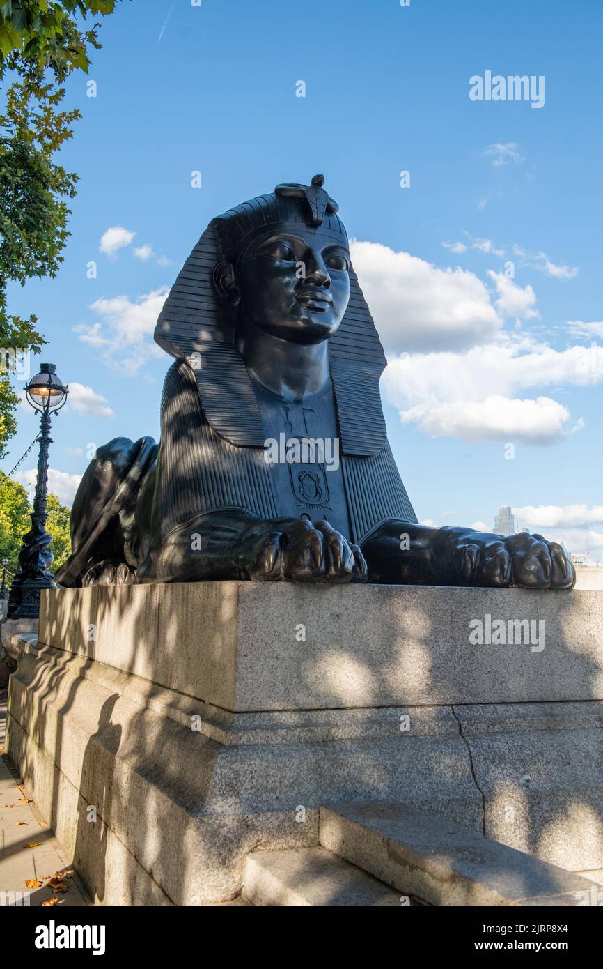 Statue sphinx london embankment Banque de photographies et d’images à ...