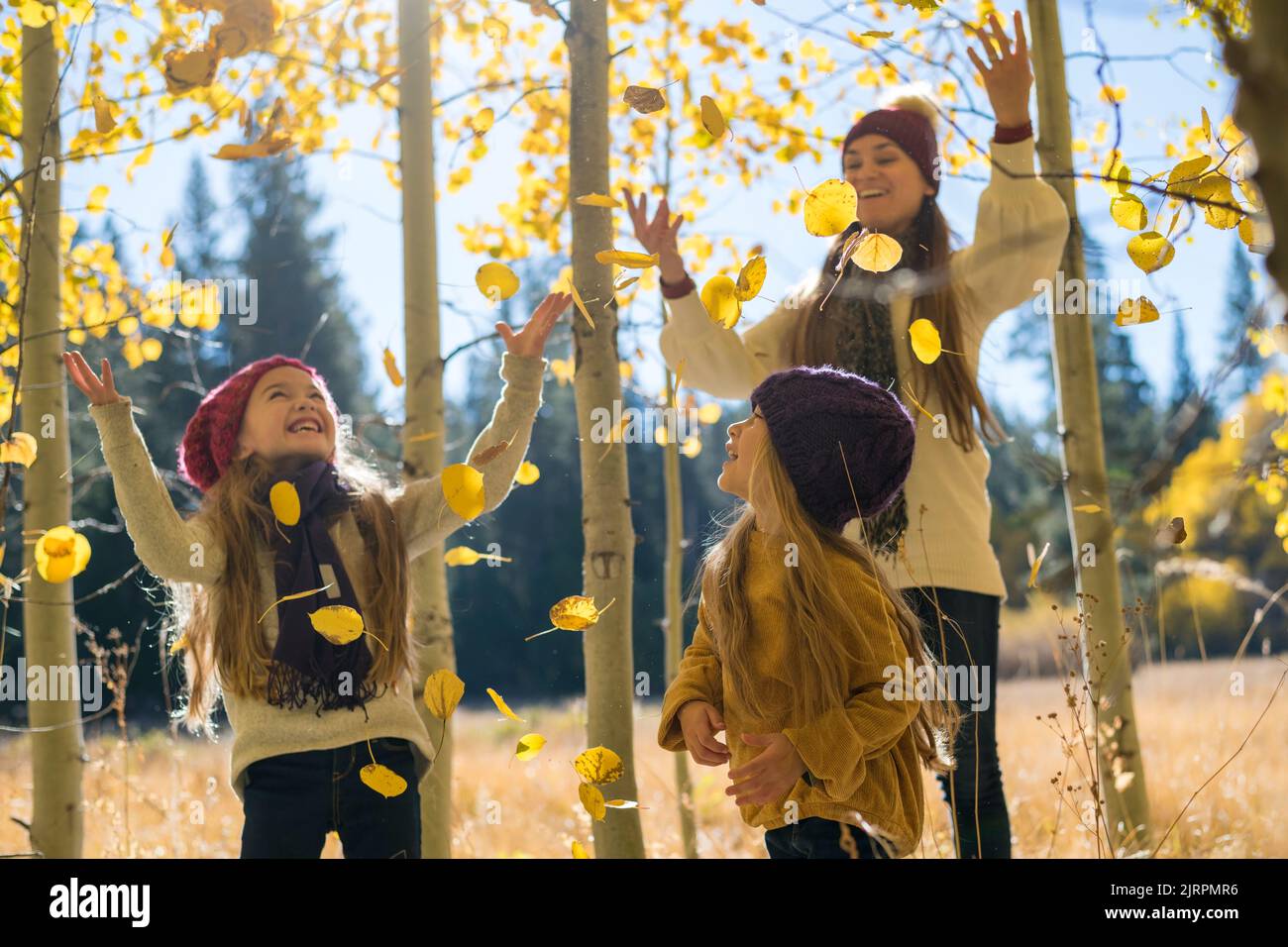 Un Pere Une Mere Et Deux Filles Banque De Photographies Et Dimages à