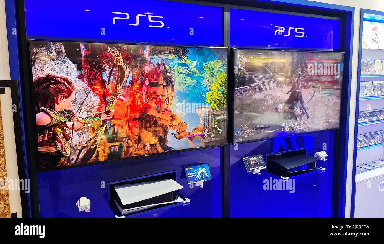 SHANGHAI, CHINE - 25 AOÛT 2022 - Une CONSOLE PLAYSTATION DE SONY est ...